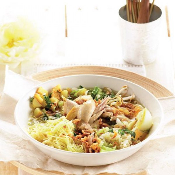 Klassieke Javaanse kippensoep (soto ajam) - recept - okoko recepten