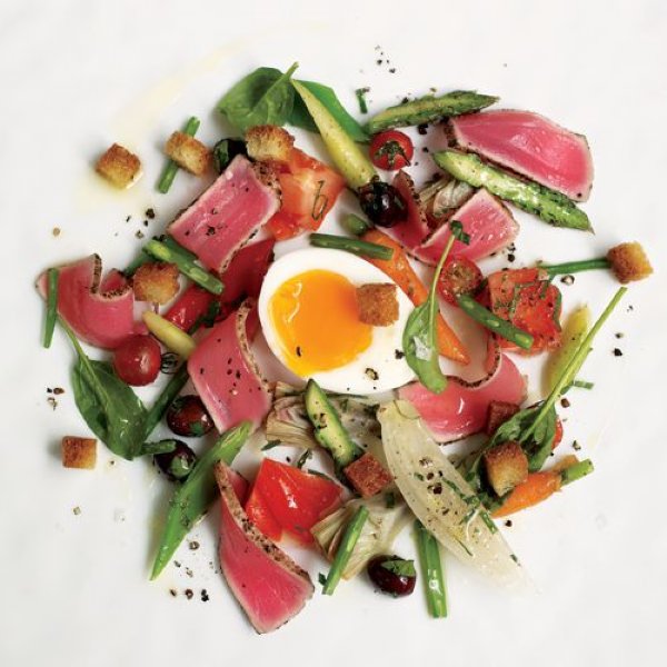 Tonijnsalade met croutons - recept - okoko recepten
