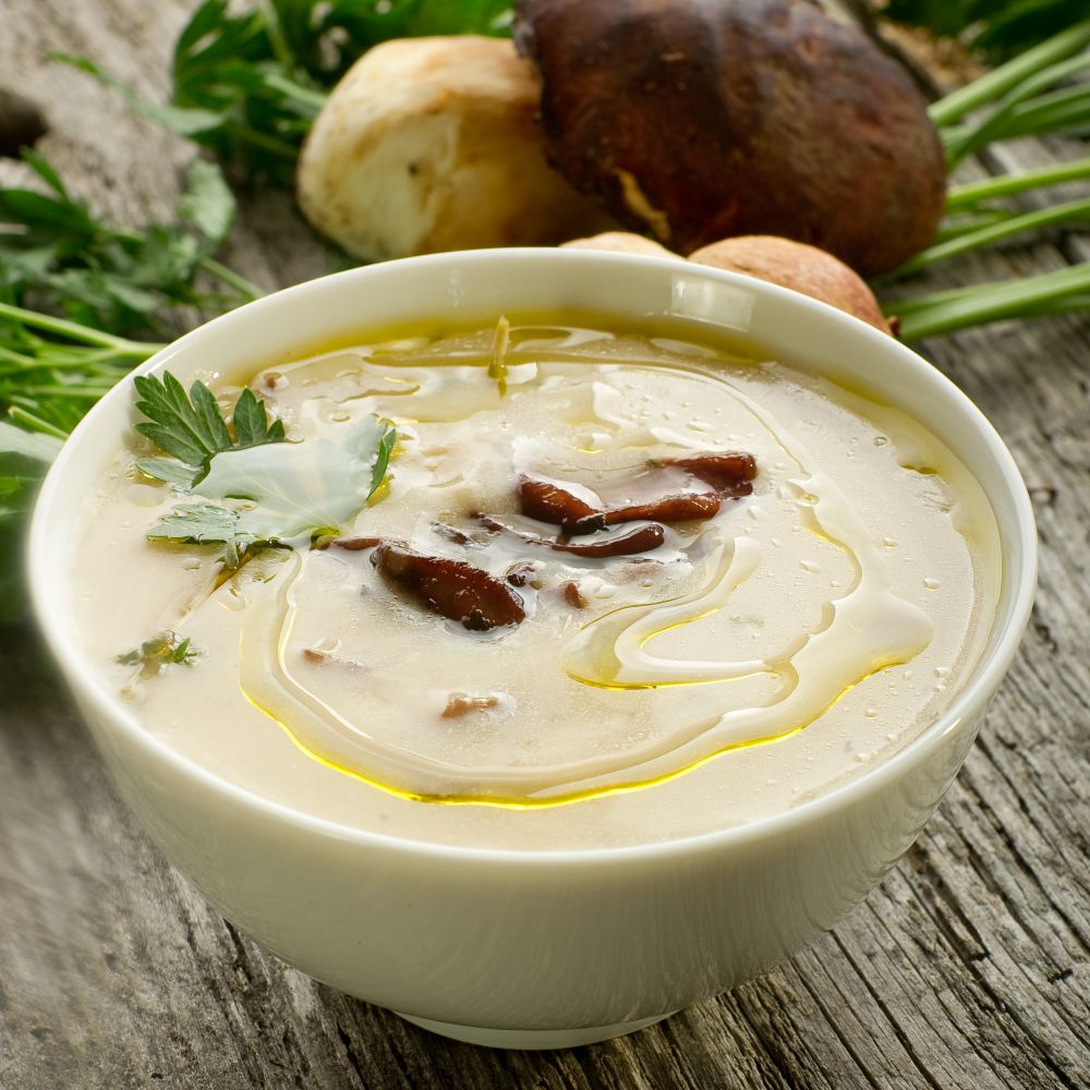 Romige champignonsoep met eekhoorntjesbrood - recept - okoko recepten