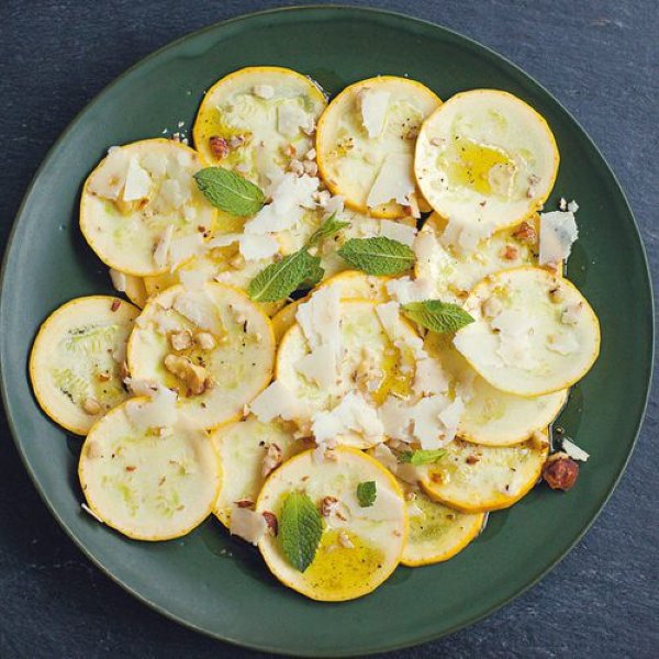 Gele courgettes met hazelnoot en munt - recept - okoko recepten
