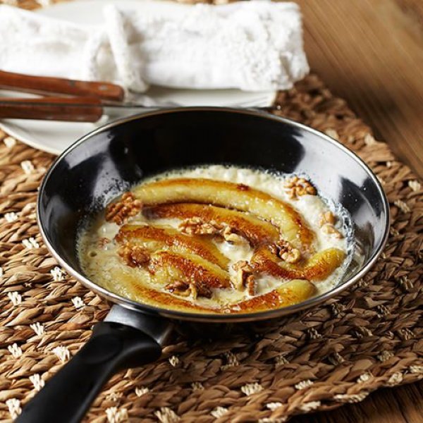 Gebakken banaan met room en walnoten - recept - okoko recepten