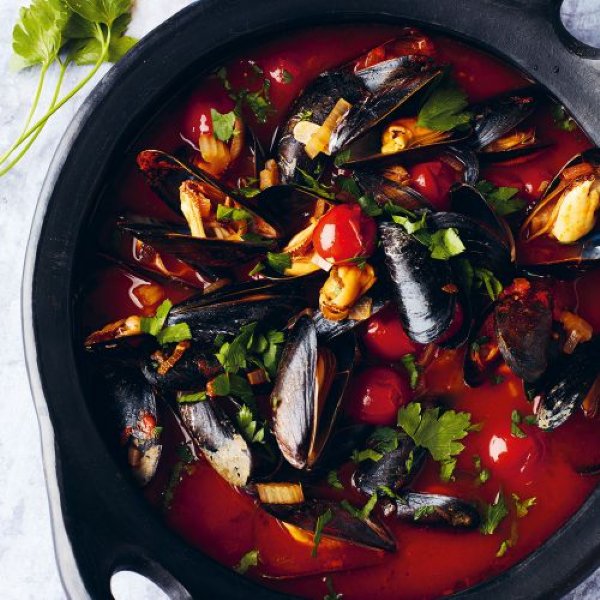 Mosselsoep met kerstomaatjes - recept - okoko recepten