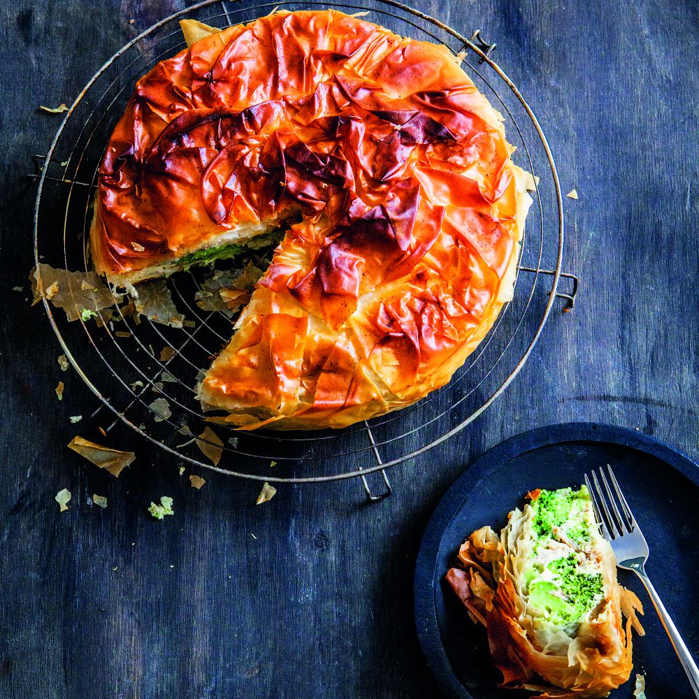 Hartige filodeegtaart met gerookte forel en broccoli - recept - okoko ...