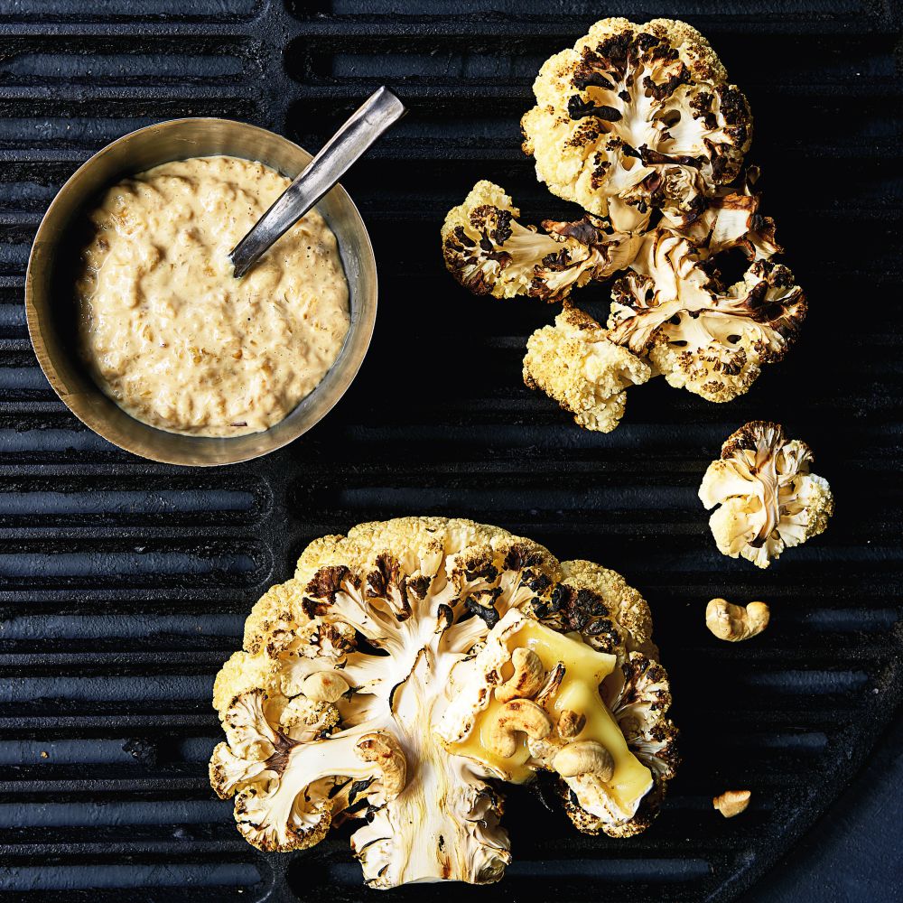Gegrilde bloemkool met gesmolten chaource - recept - okoko recepten