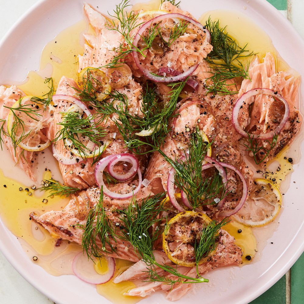 Boterzachte zalm met rode ui en dille - recept - okoko recepten