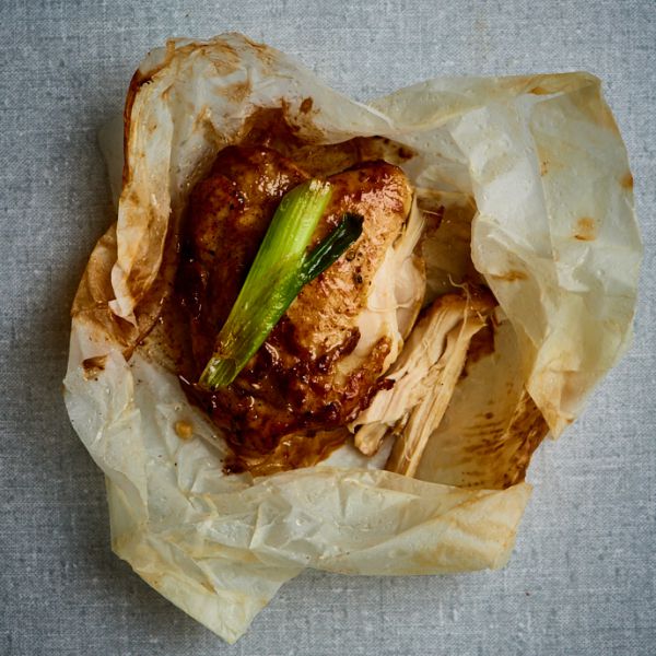 Kantonese in papier gefrituurde kip - recept - okoko recepten