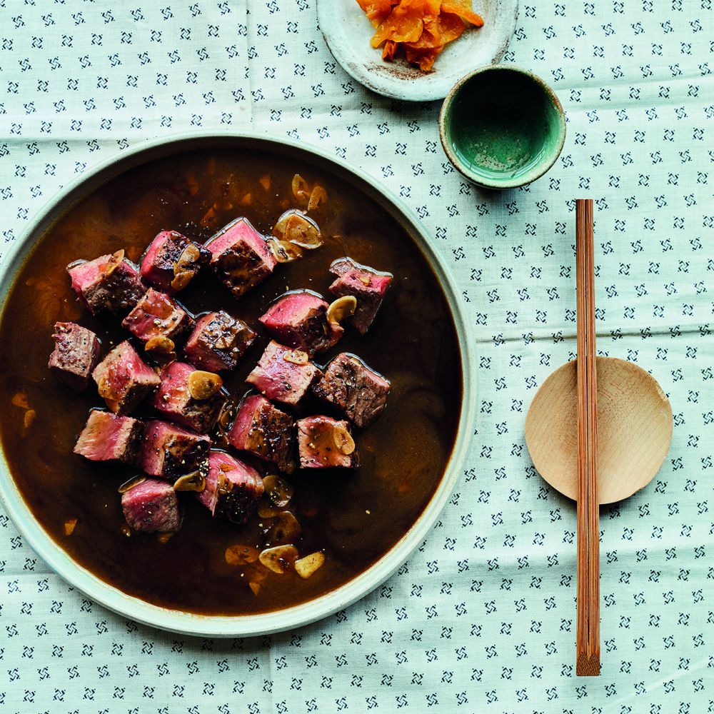 Pepersteak met knoflook-sojasausboter - recept - okoko recepten