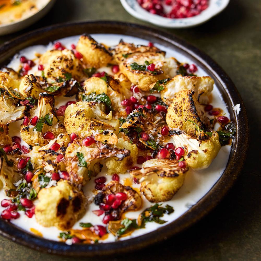 Bloemkool met warme yoghurt en paprikaboter (zahra bilaban) - recept ...