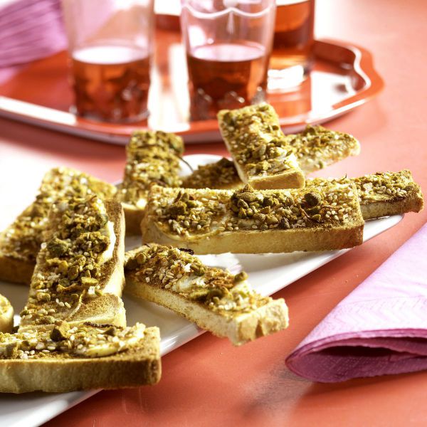 Hartige hapjes - Soldaatjes met sesamzaadjes en pistachenootjes ...