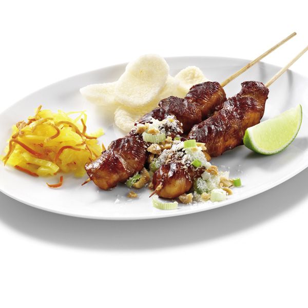 Gemarineerde kipsaté met pindatopping - recept - okoko recepten
