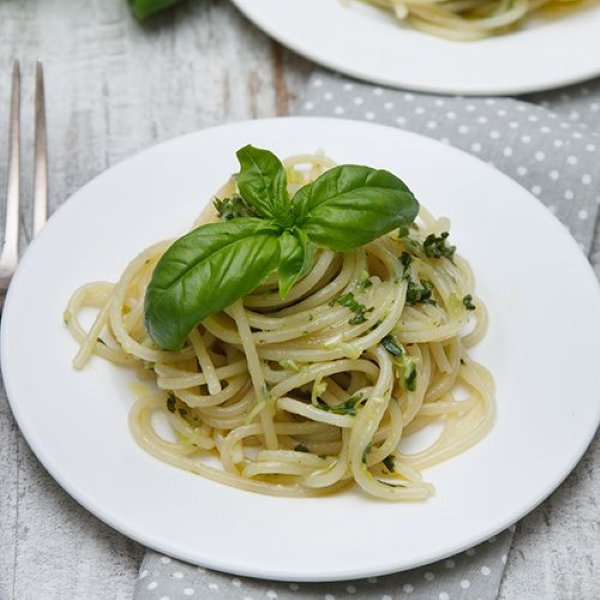 Spaghetti met basilicum - recept - okoko recepten