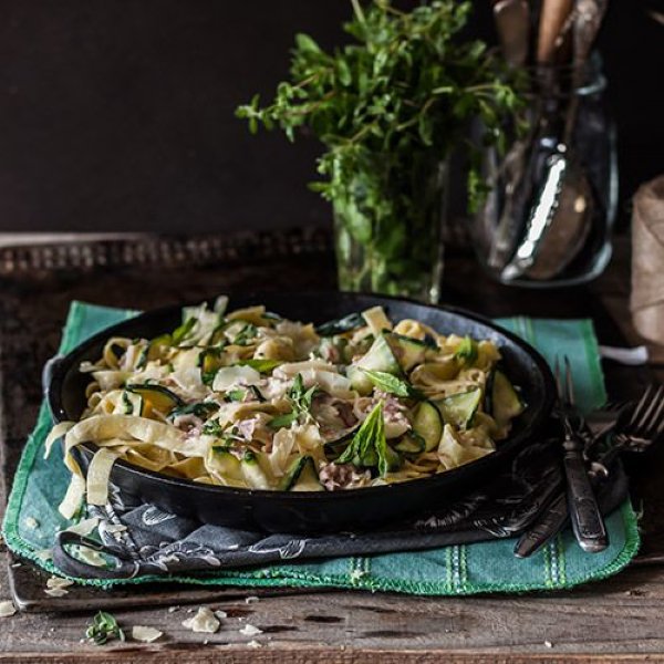 Recept Tagliatelle met gerookte kip en courgette - recept - okoko recepten